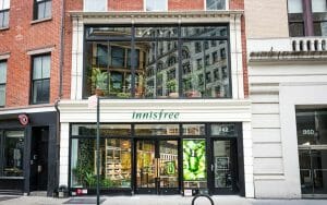 아모레퍼시픽 크리에이티브 - Amorepacific Creatives - 이니스프리 뉴욕 유니온스퀘어 플래그십 스토어 ...